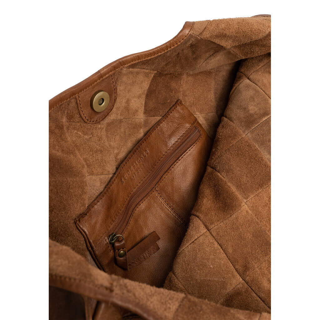 Butik Viller - RE:DESIGNED TASKE CALA WALNUT